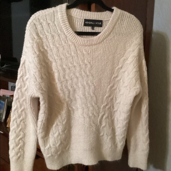 Kendall & Kylie | Sweaters | Kendall And Kyle Small Sweater | Poshmark